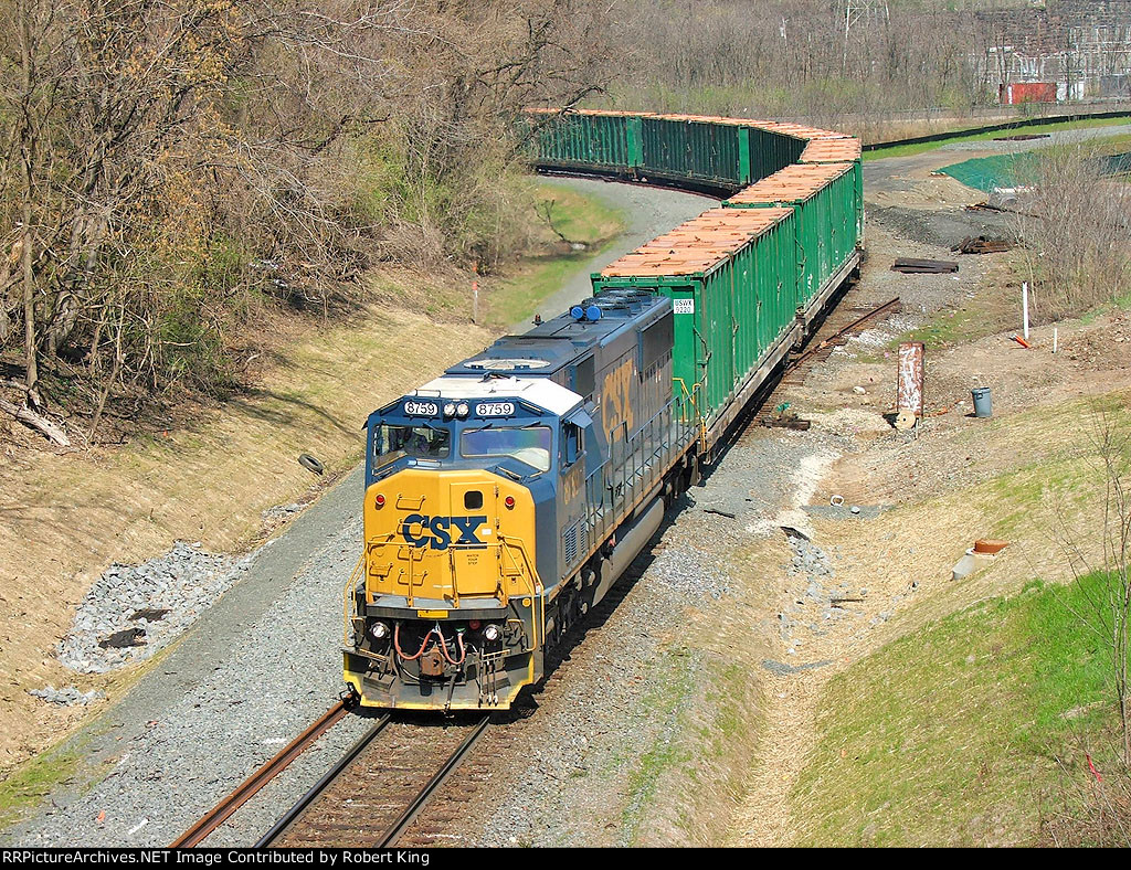 CSX 8759 Q703